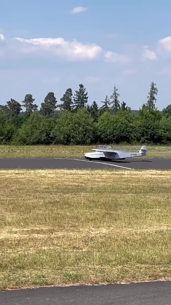 Классная модель от Аскар Янов за 11 мая 2025 на Fishki.net